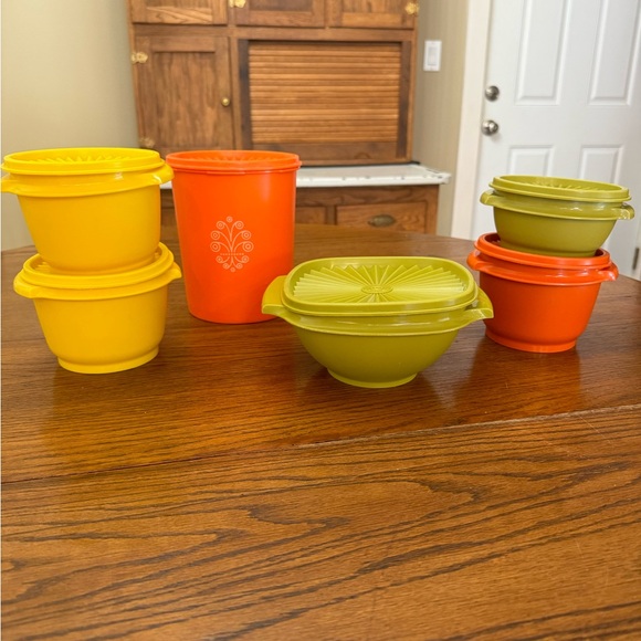 Tupperware | Kitchen | Vintage Tupperware Set Of 6 Three Different ...